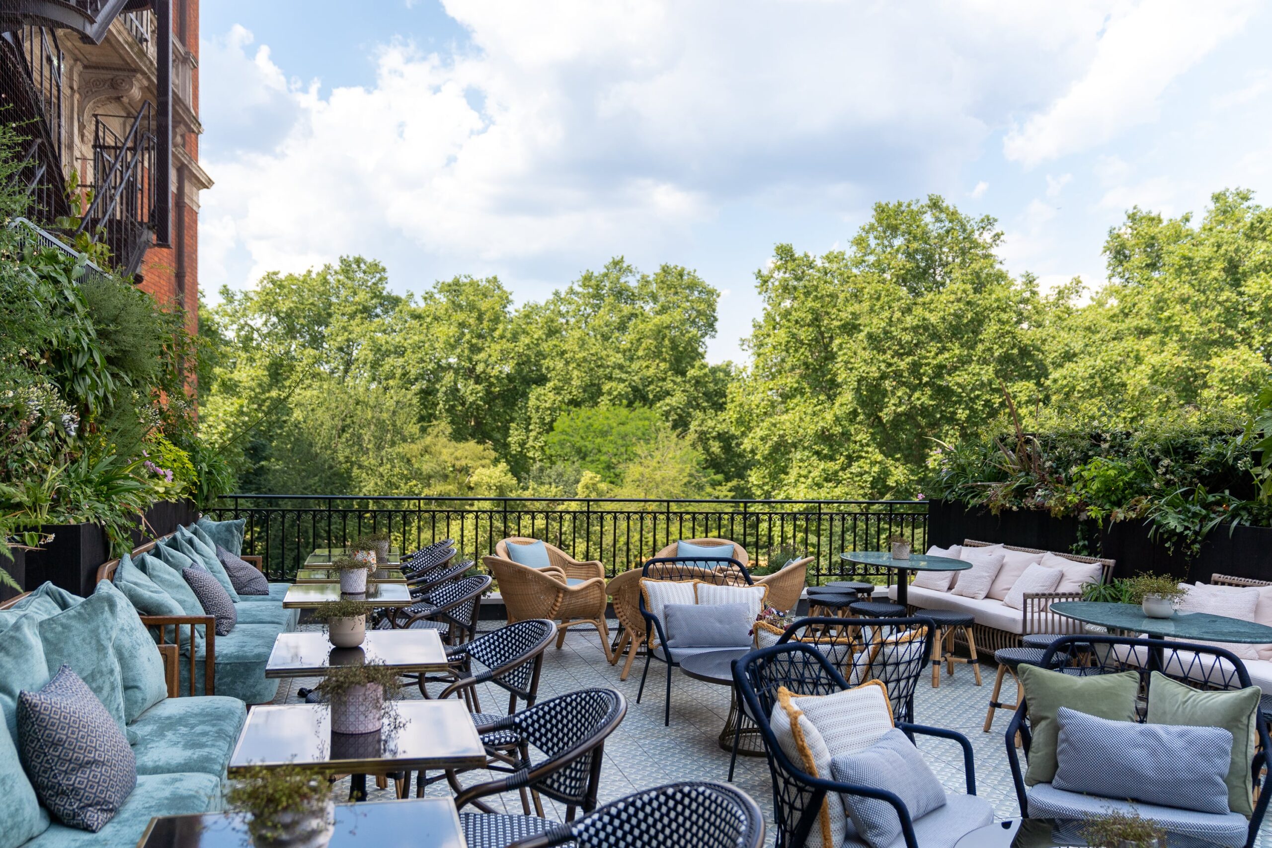 Pavilion - London’s premier luxury workspace and private member facilities