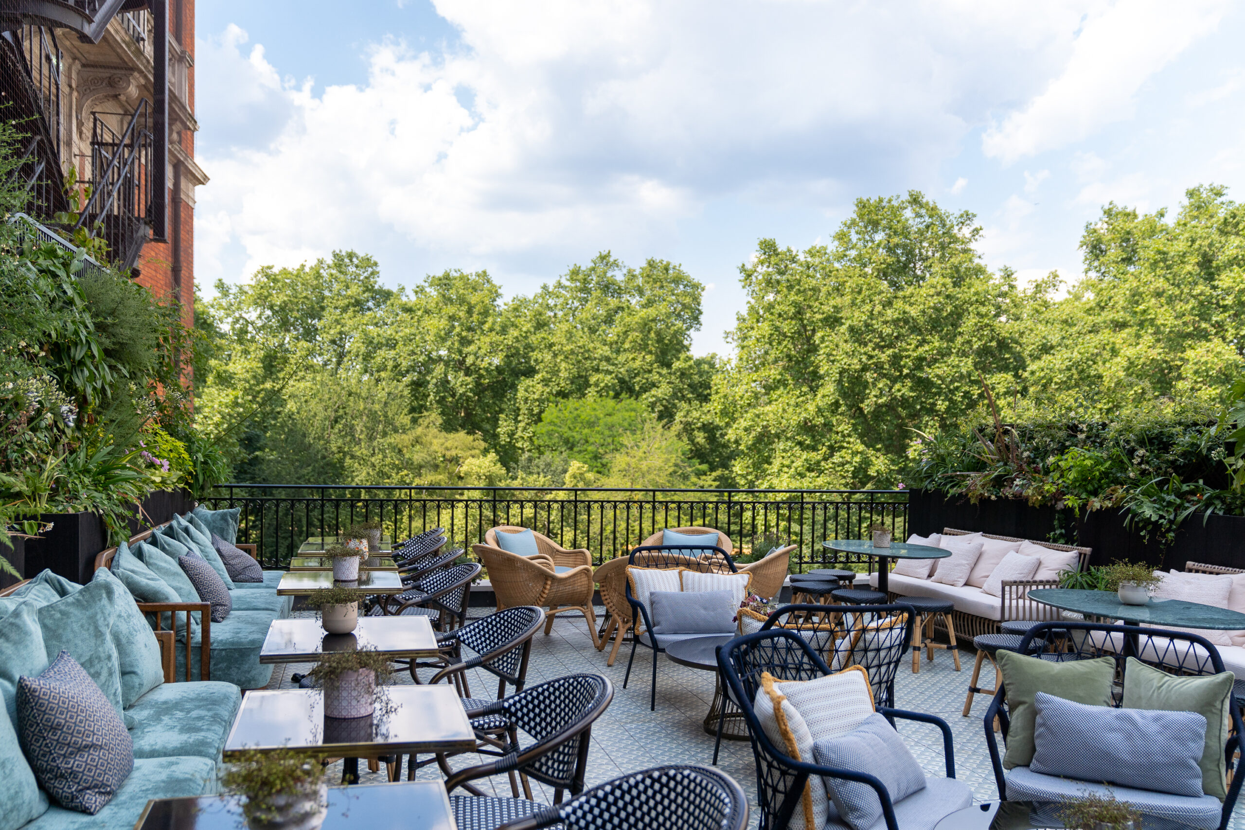 Pavilion - London’s premier luxury workspace and private member facilities